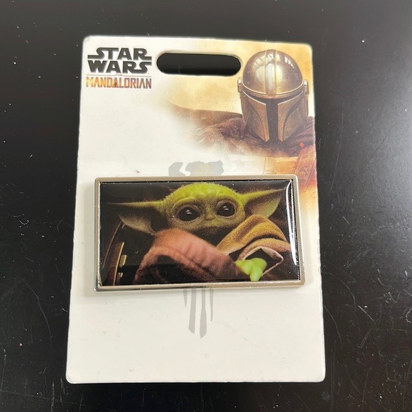 Disney | Accessories | Star Wars Mandalorian Park Exclusive Grogu Pin ...
